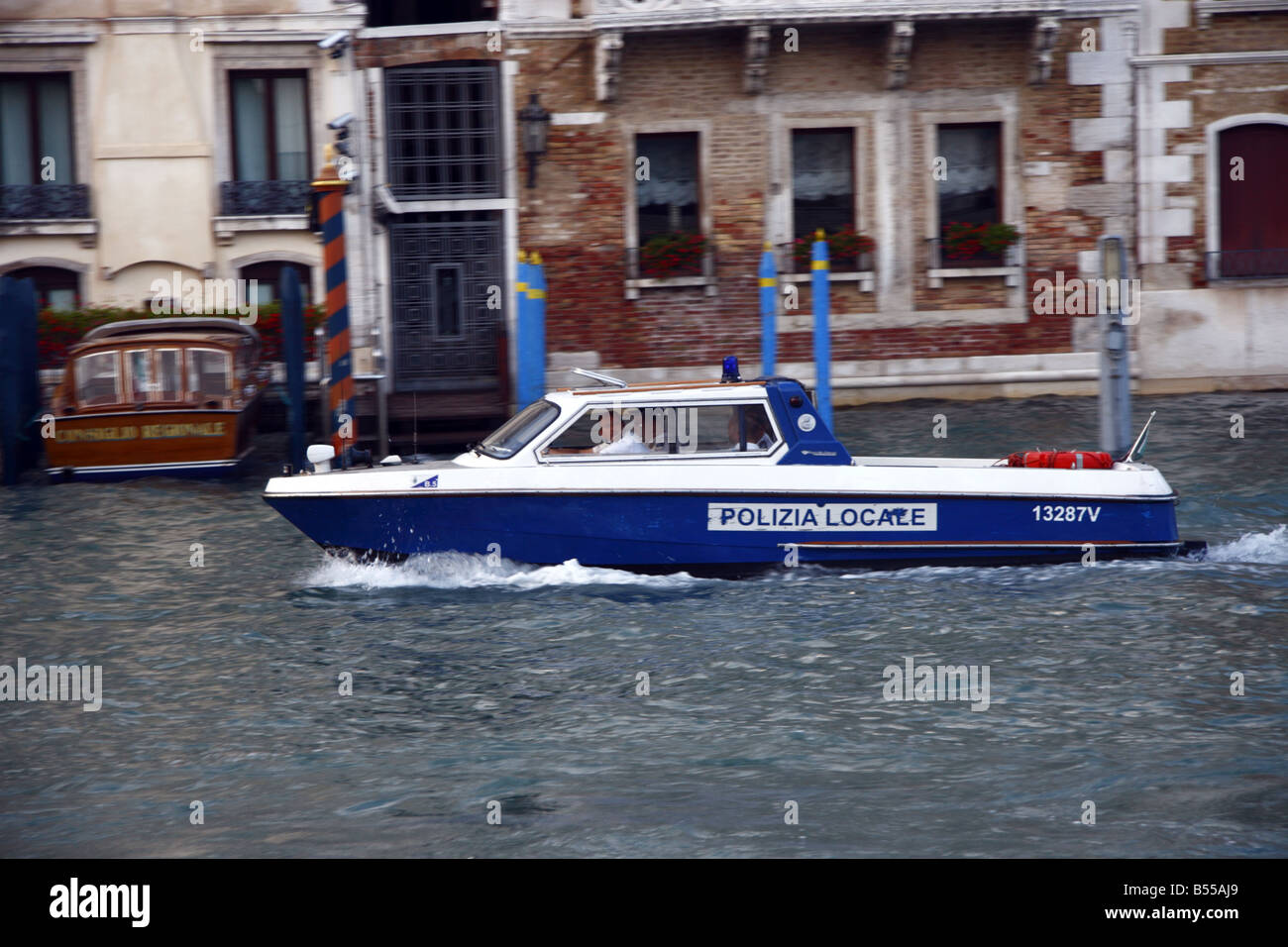 Polizia locale hi-res stock photography and images - Alamy