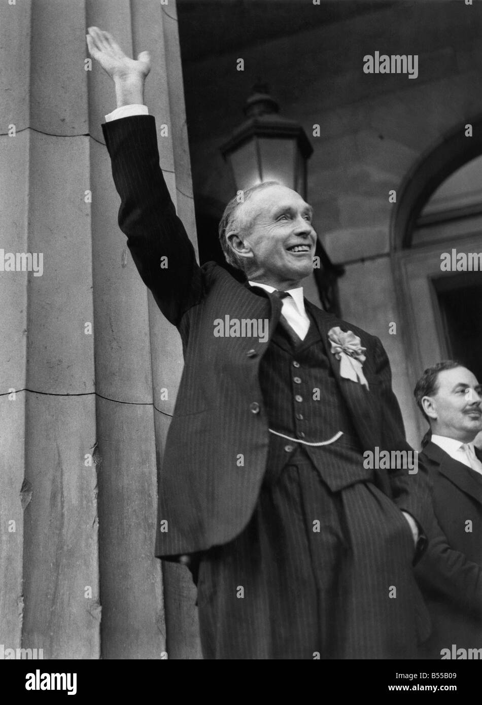 Sir alec douglas home prime minister hi-res stock photography and ...
