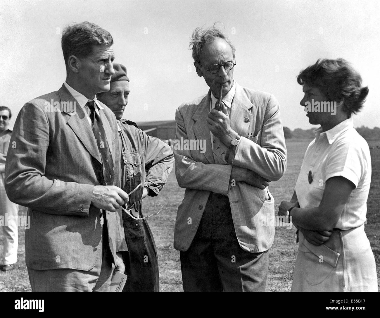 Left to Right. Col Sir John Hunt (of Everest Fame), Mr. Alan Derek ...