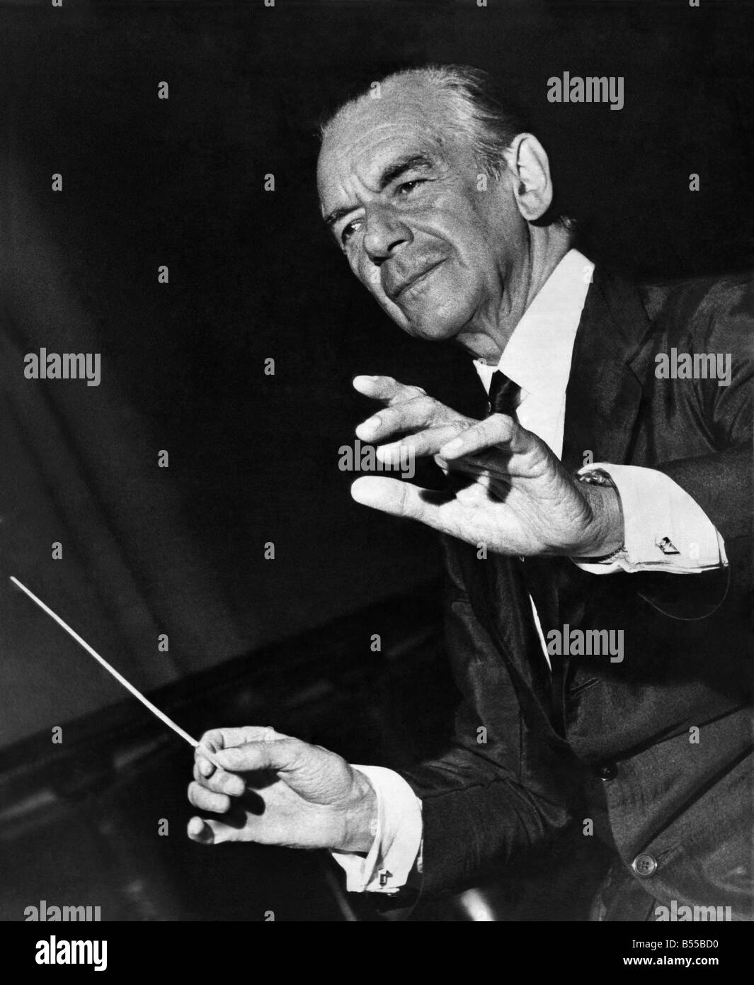 Classical conductor hi-res stock photography and images - Alamy