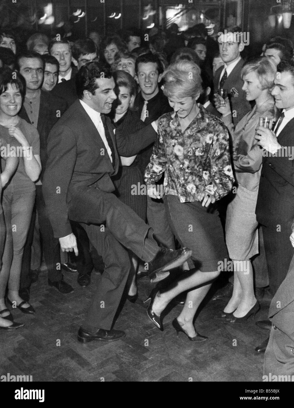 The Twist: Its frankie Vaughan pictured at a 'London Twist club' and he ...