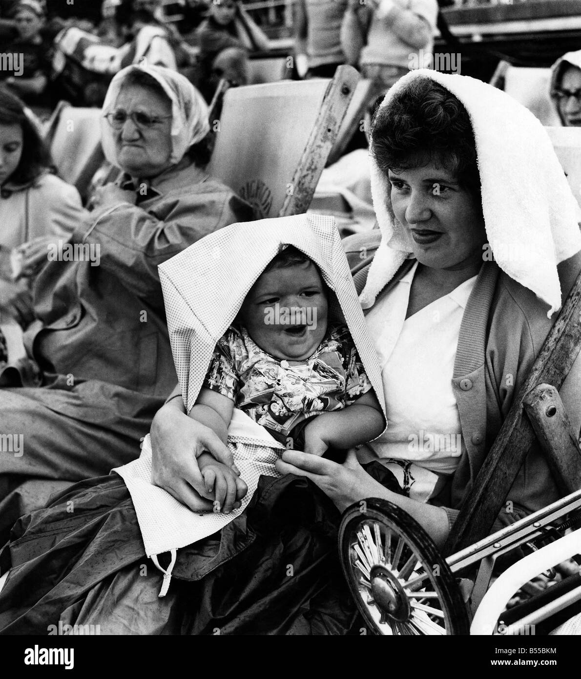 1960s children rain hi-res stock photography and images - Alamy