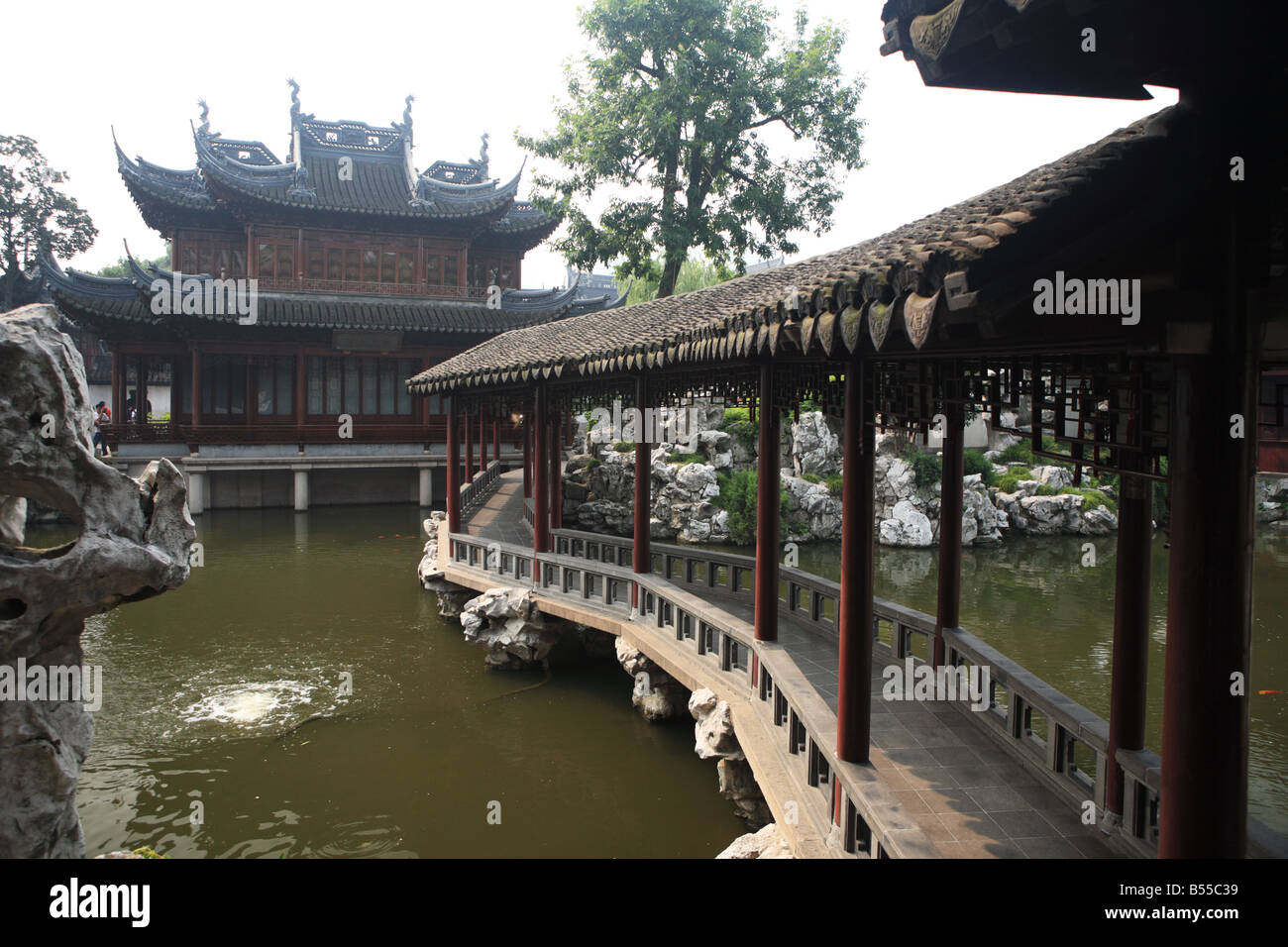 Yu gardens and shanghai hi-res stock photography and images - Alamy