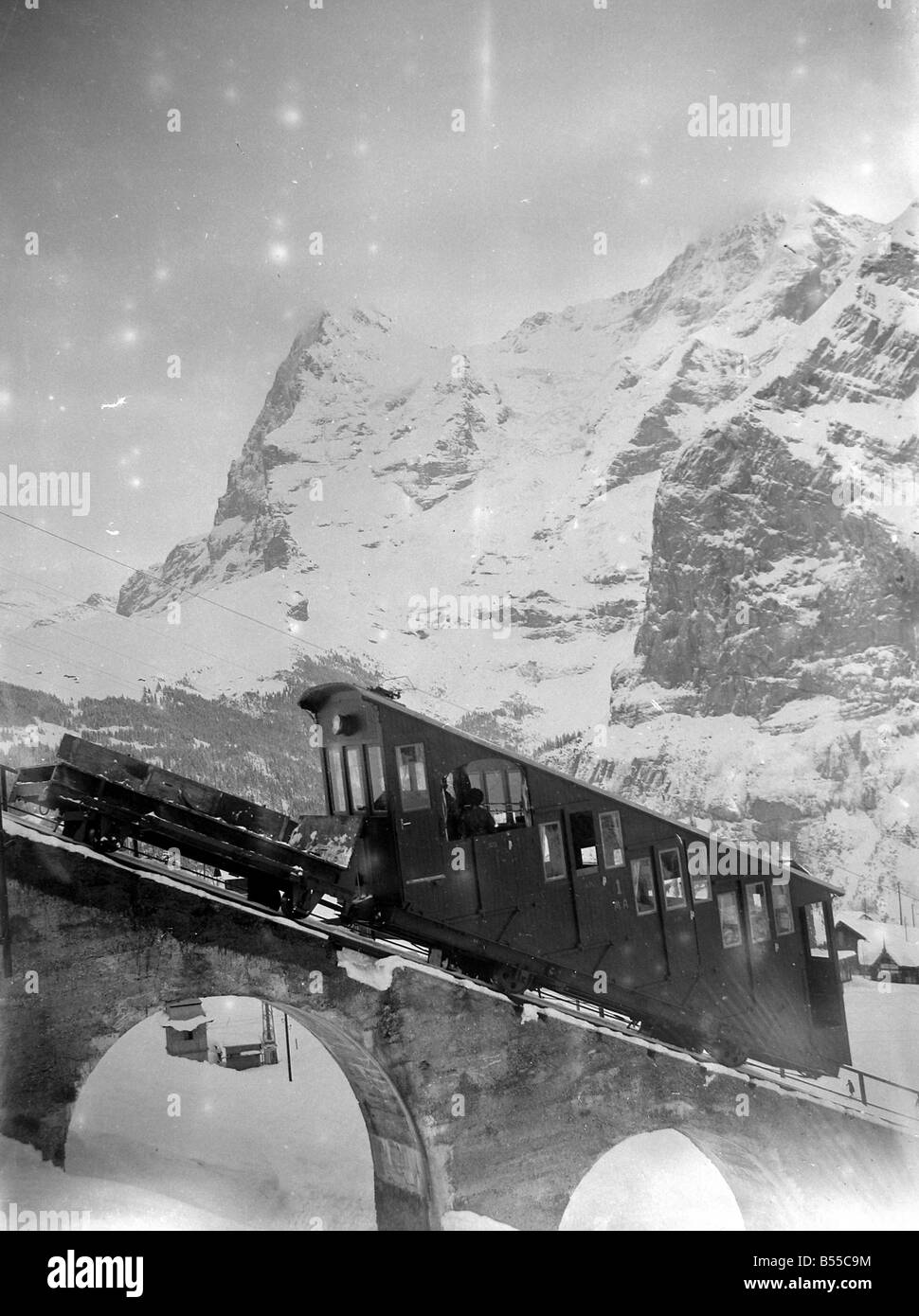Funicular railway in operation at Murren, Switzerland 1923 Alf 86 Stock ...
