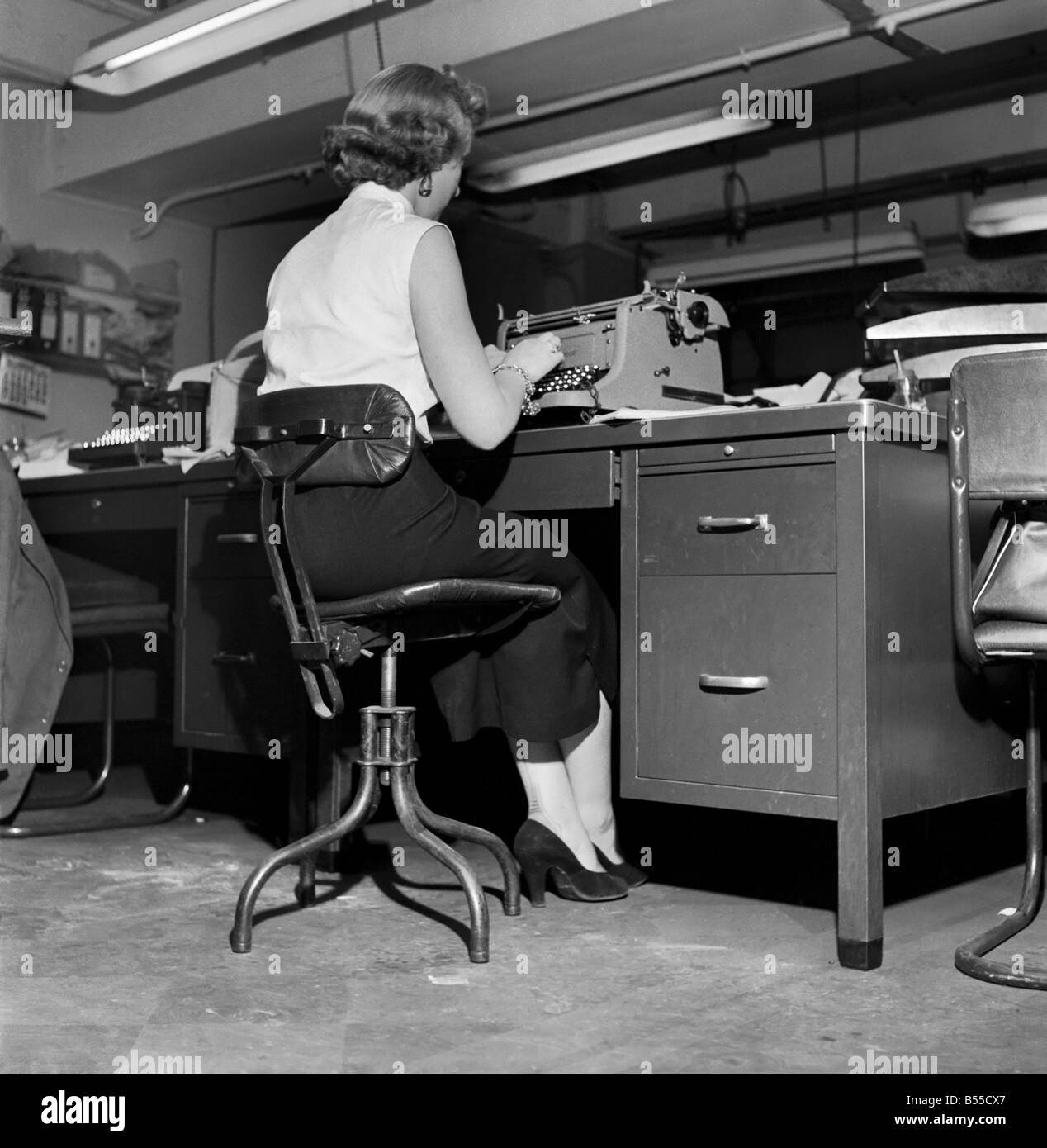 Typewriter 1950s hi-res stock photography and images - Alamy