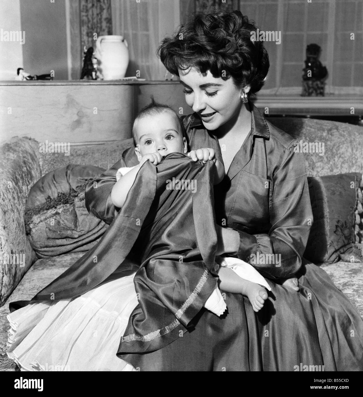 Elizabeth Taylor With Son Junior Michael Wilding Jr Son Of Elizabeth