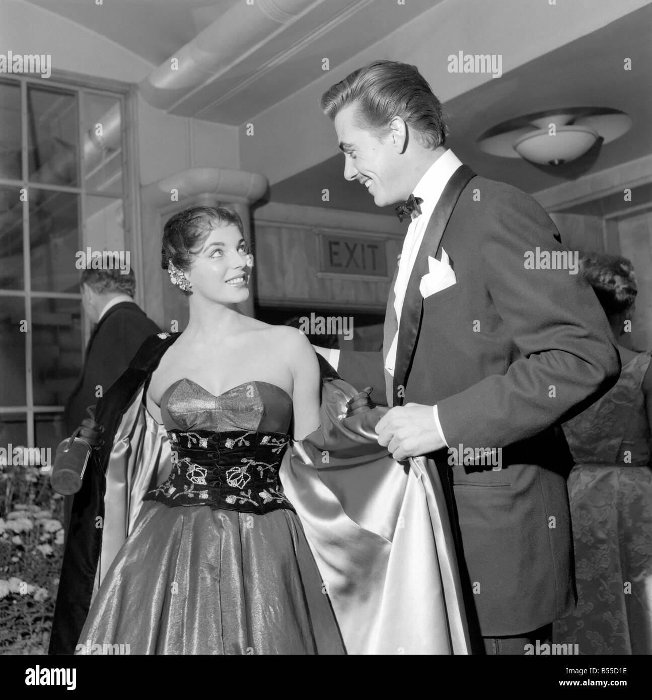 The premiere of the new cinemascope film The Robe took place this ...