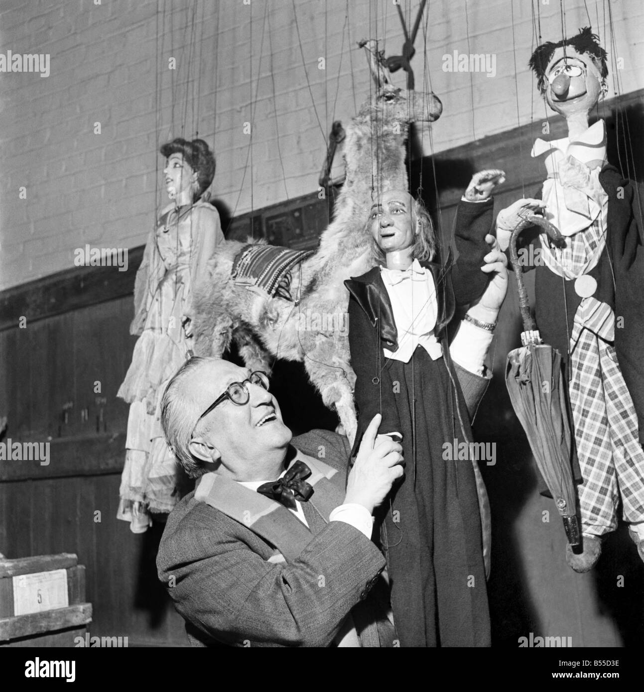 To open at the Princess Theatre is Italian Puppet man Vittorio Podrecca ...