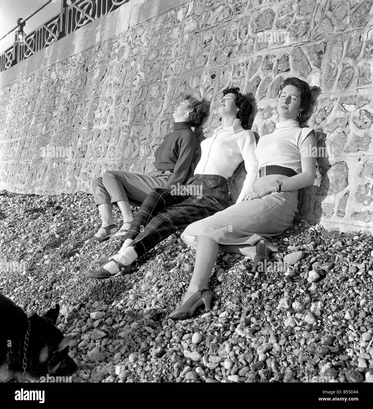 Bathing 1950s hi-res stock photography and images - Alamy