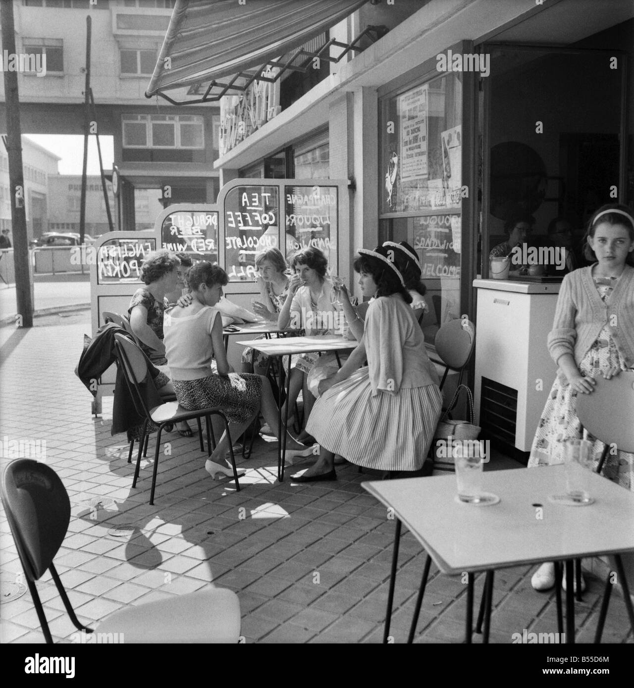 Cafe france 1960s hi-res stock photography and images - Alamy
