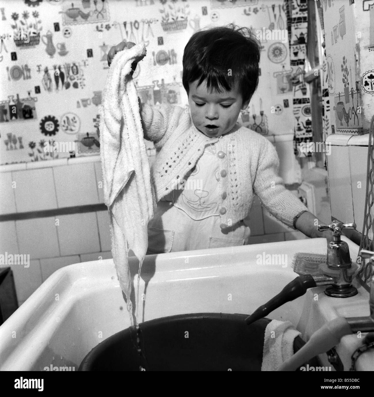 Nappies 1950s hi-res stock photography and images - Alamy