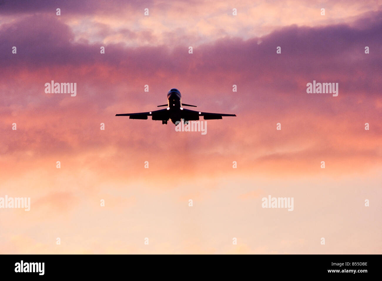 Commercial Aviation, Aircraft in flight Stock Photo - Alamy
