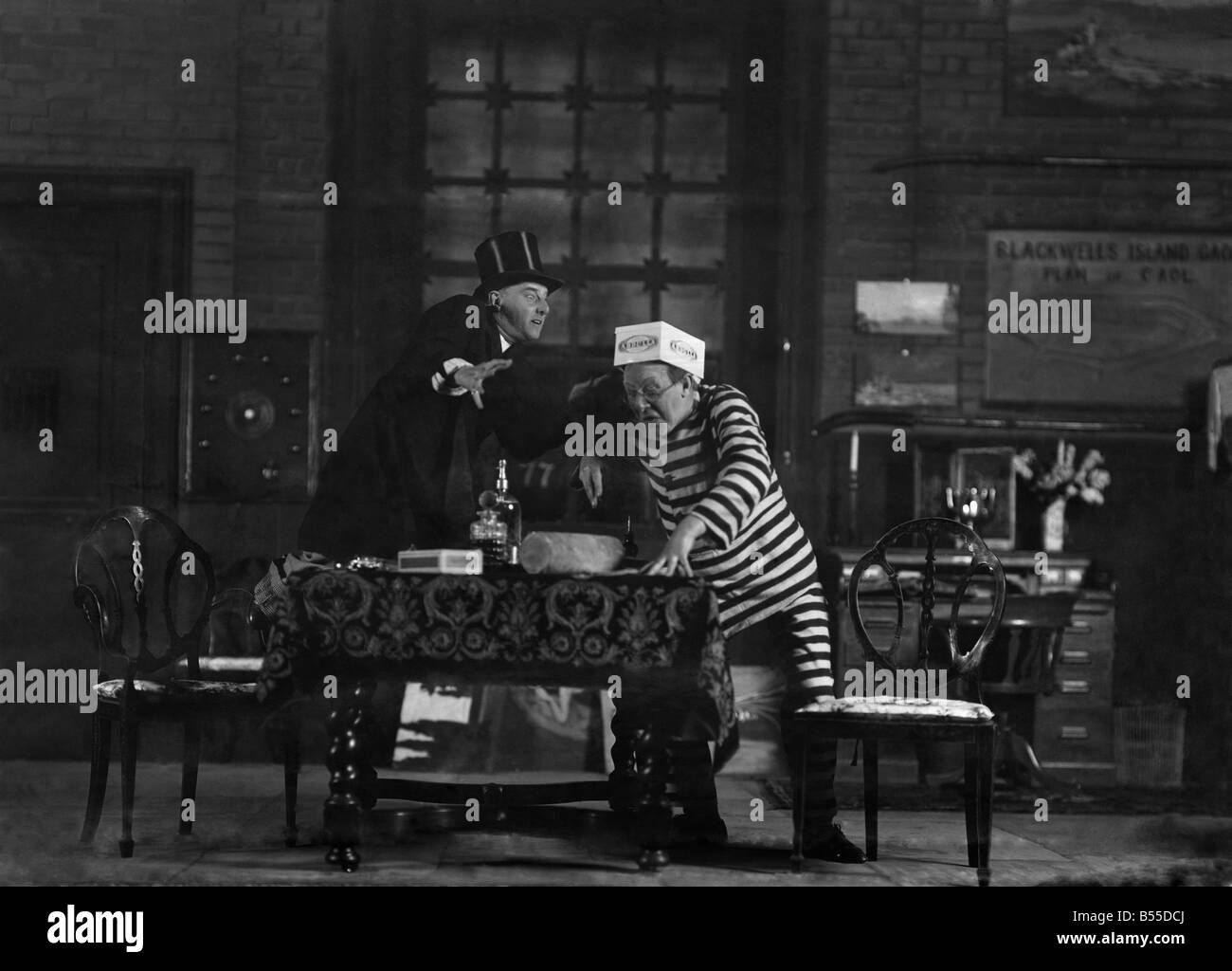 Actor prisoner Black and White Stock Photos & Images - Alamy