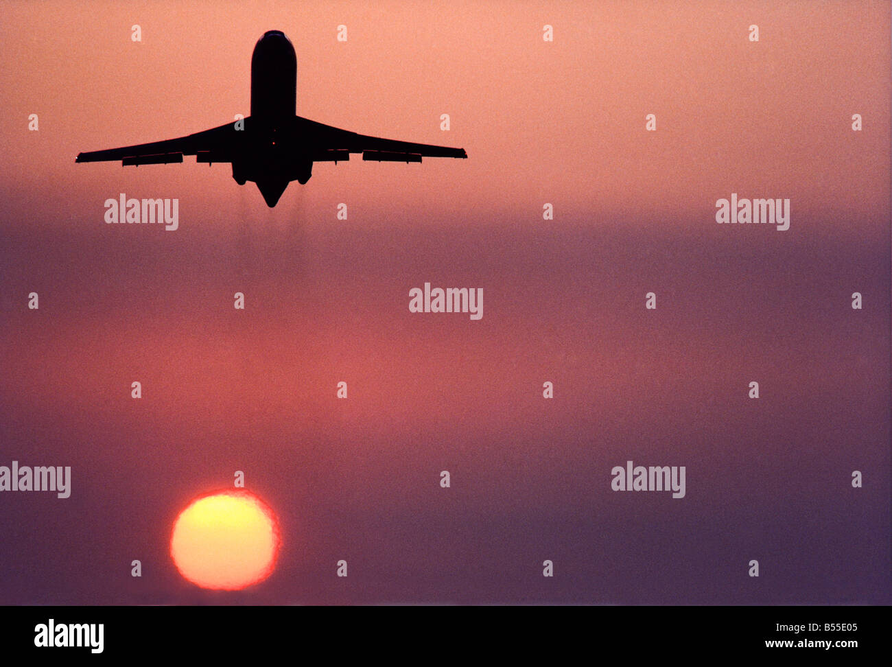 Commercial Aviation, Aircraft in flight Stock Photo - Alamy
