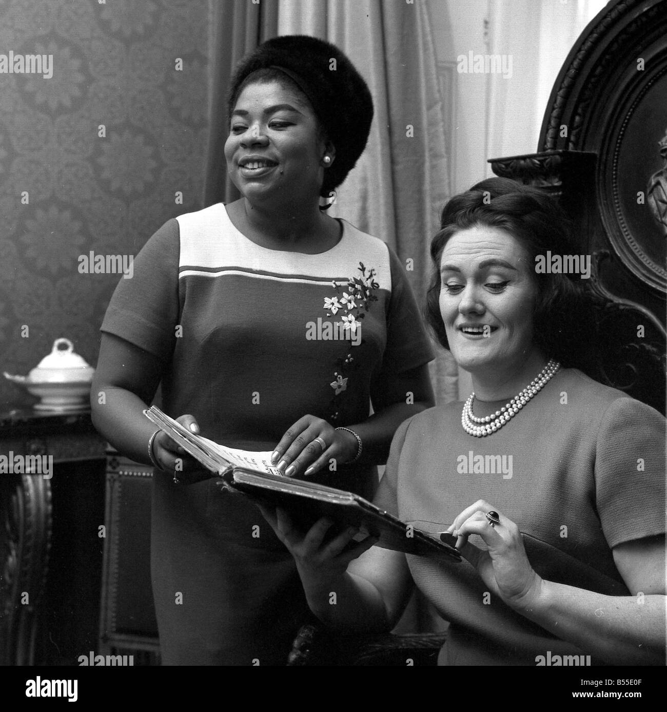 Opera singer Joan Sutherland and new opera singer Martina Arroya ...