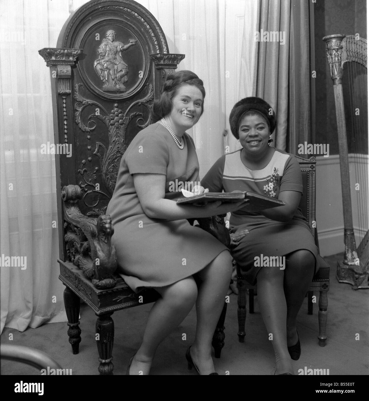 Opera singer Joan Sutherland and new opera singer Martina Arroya ...