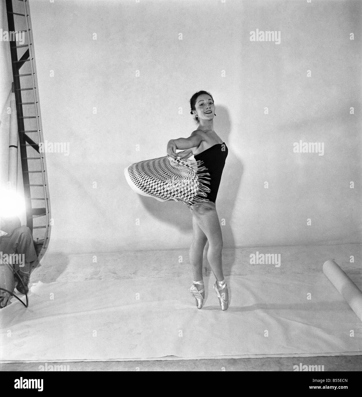 Josephine Gordon - New Theatre Arts Ballet. November 1953 D6820-003 ...