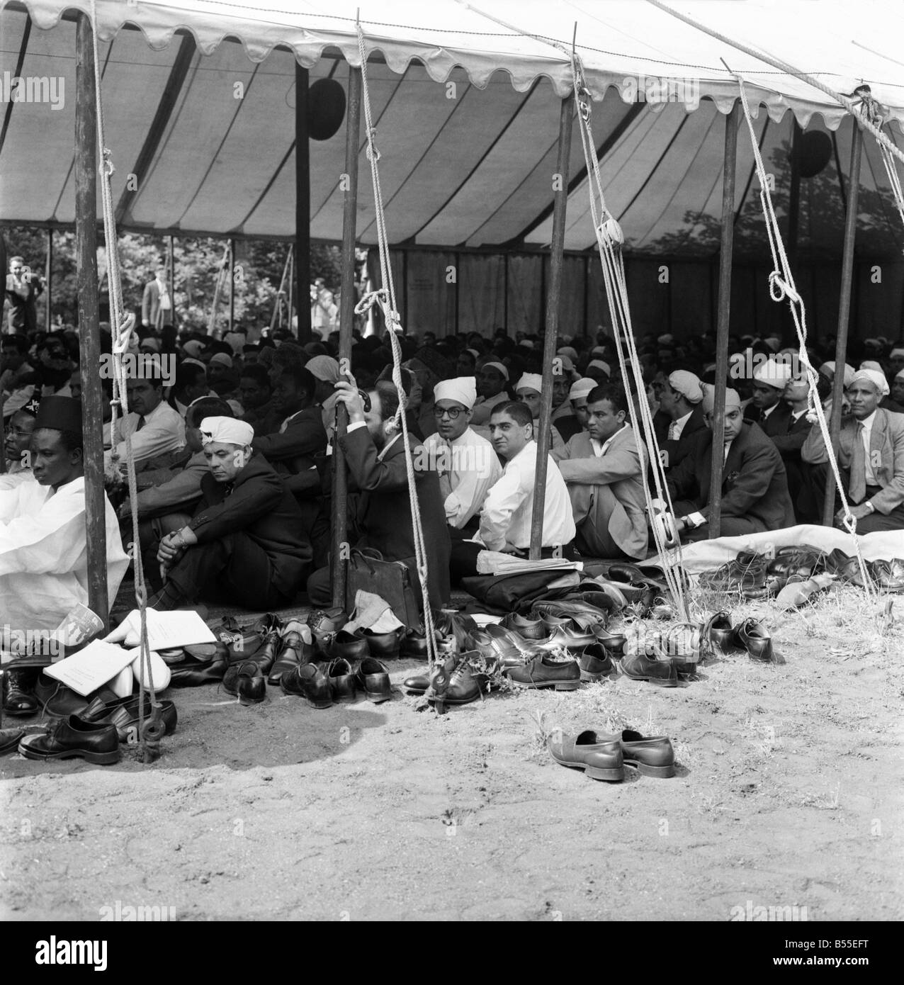 Muslim religious Black and White Stock Photos & Images - Alamy