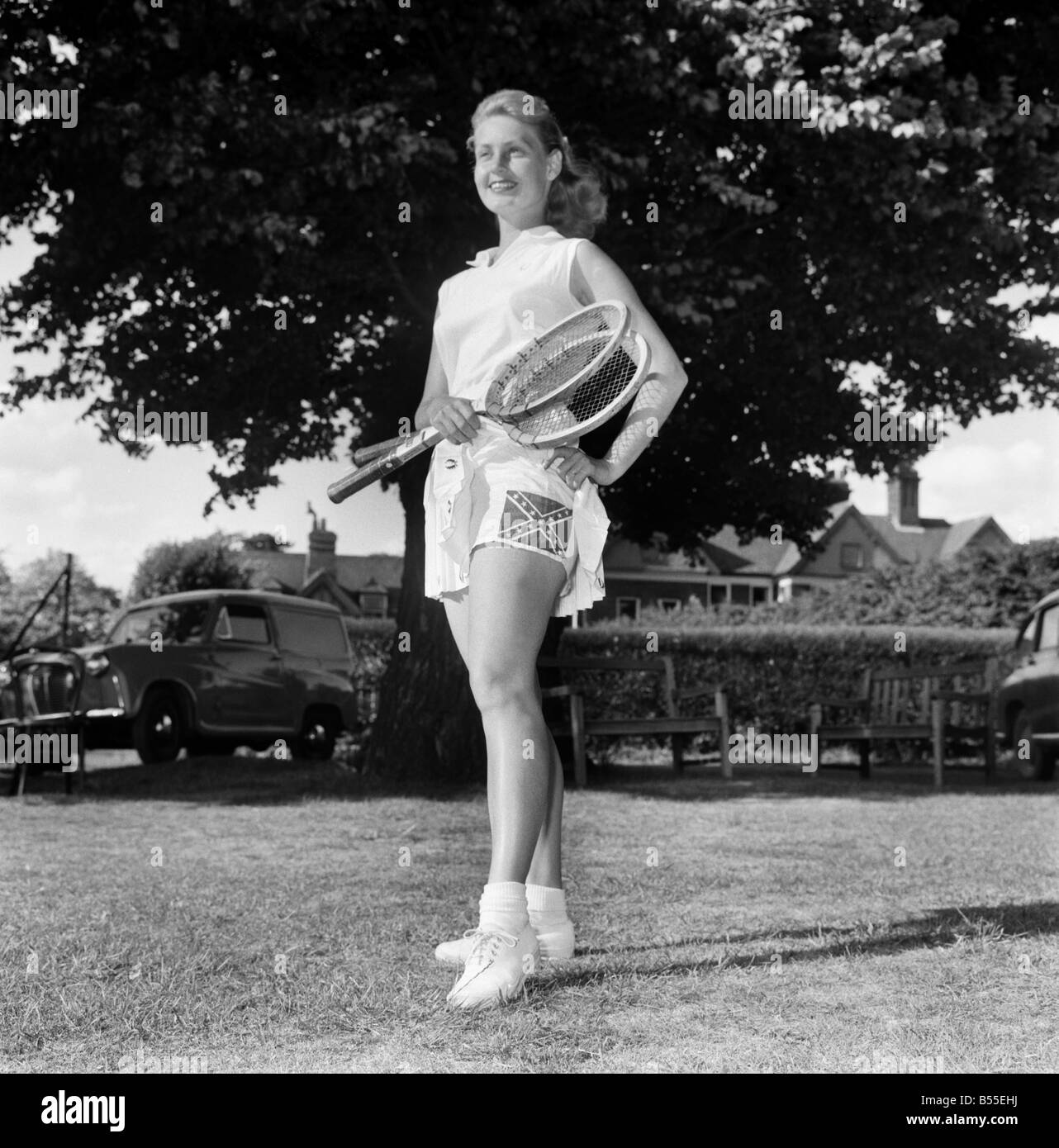 Tennis match 1960's hi-res stock photography and images - Alamy
