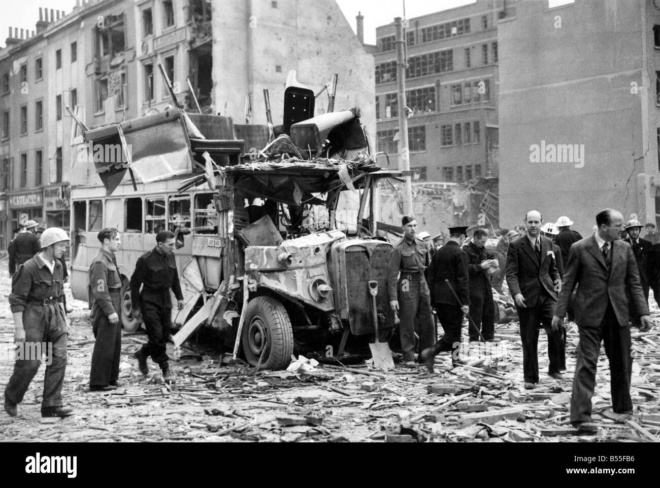 1940s london bus hi-res stock photography and images - Alamy