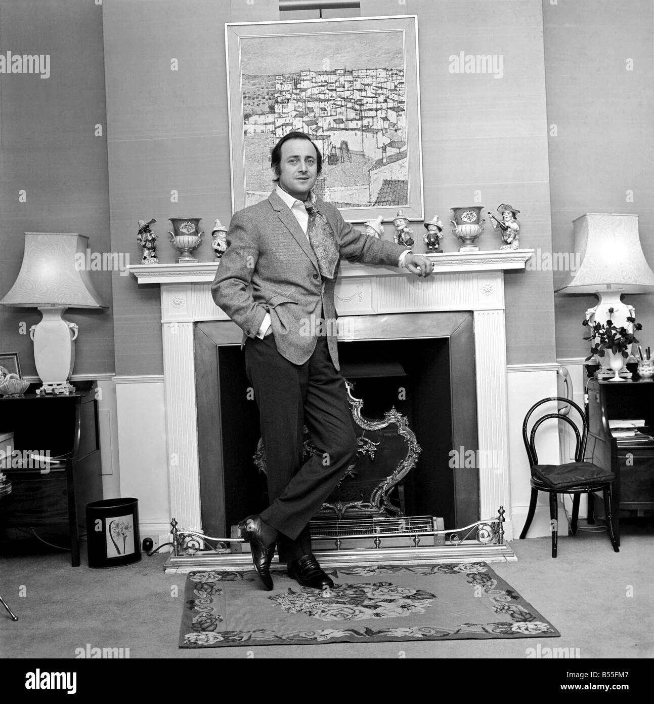 Tv presenter david jacobs hi-res stock photography and images - Alamy