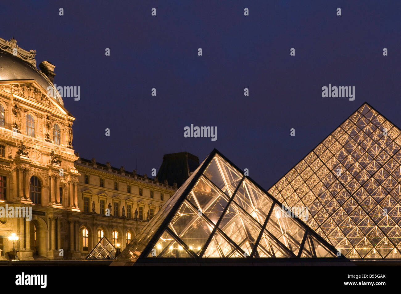 Paris Musee du Louvre Ieoh Ming Pei 1989 France Paris Louvre Museum ...