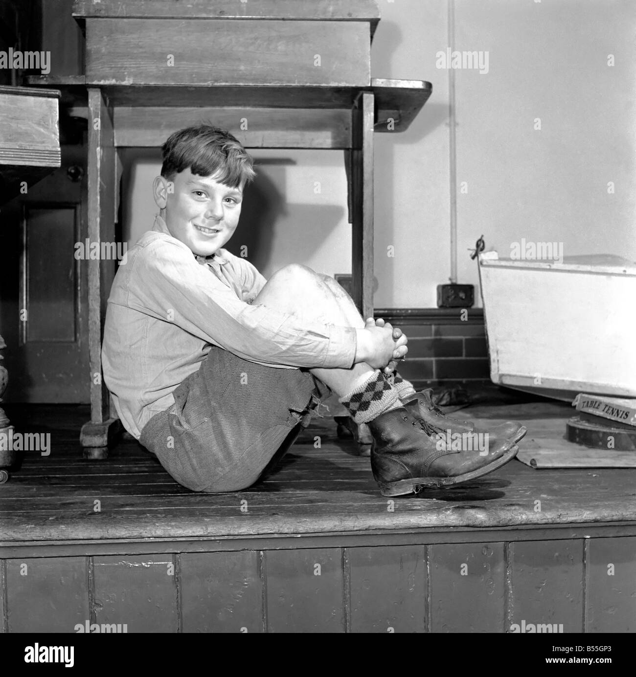 Orphanage children 1950s hi-res stock photography and images - Alamy