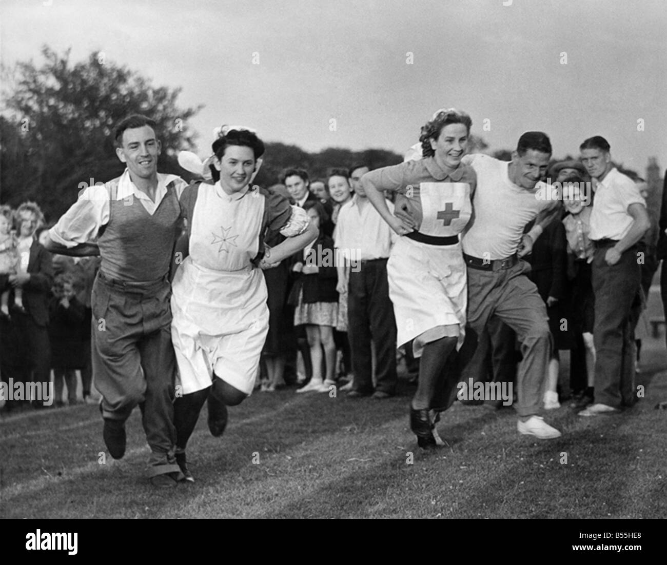 Three legged and race Black and White Stock Photos & Images - Alamy