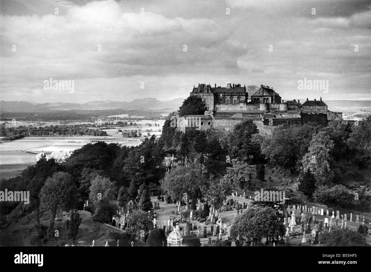 Stirling Castle. The mighty royal castle of Stirling towers above some ...