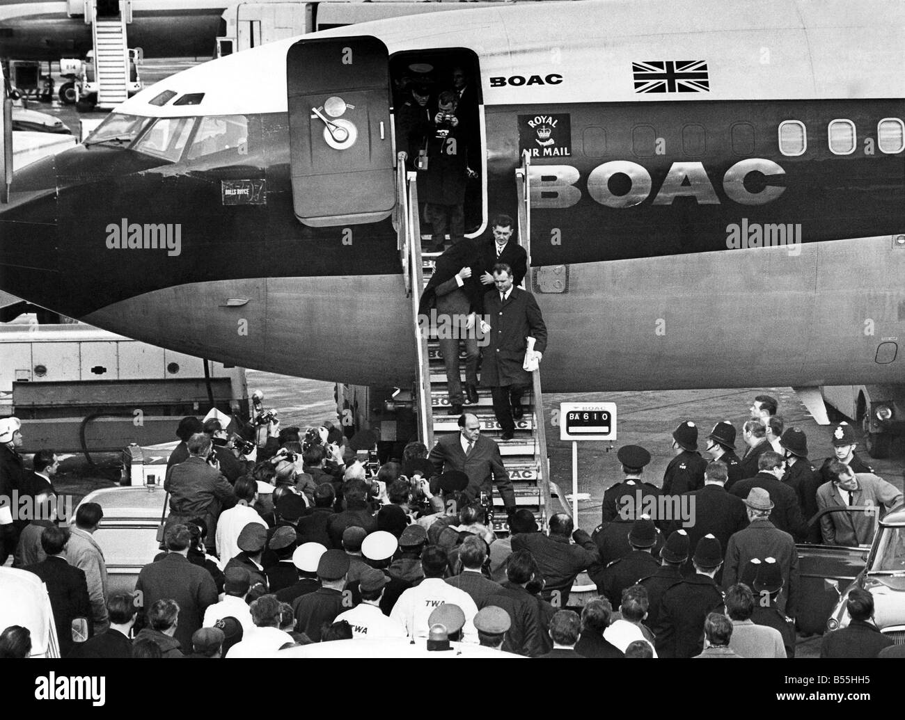 Great Train Robber Charles Wilson arriving at Heathrow Airport, London ...