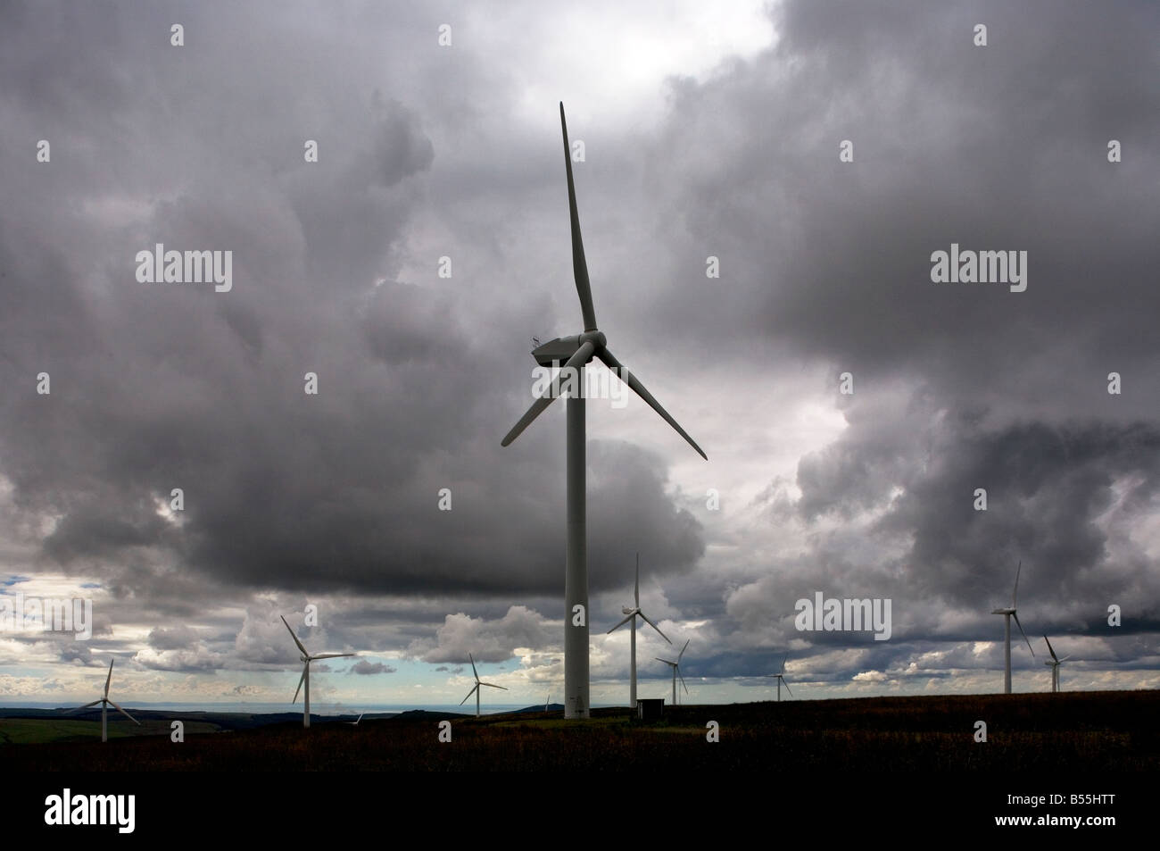 Ffynon Oer wind farm providing electricity to around 17,000 homes in ...