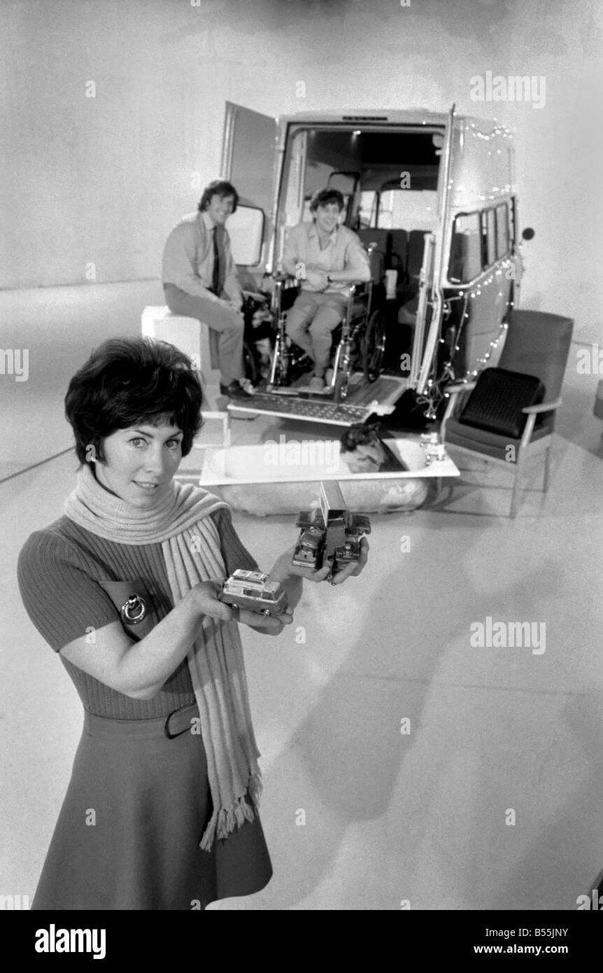 Blue peter presenters hi-res stock photography and images - Alamy