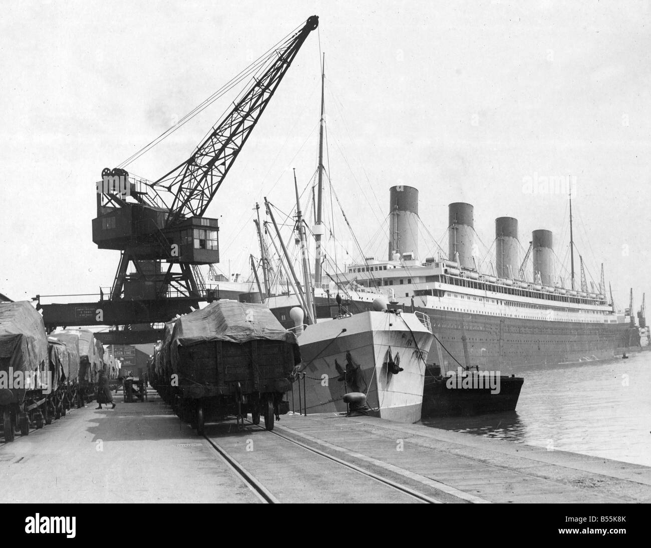 Steam liner 1950s Black and White Stock Photos & Images - Alamy
