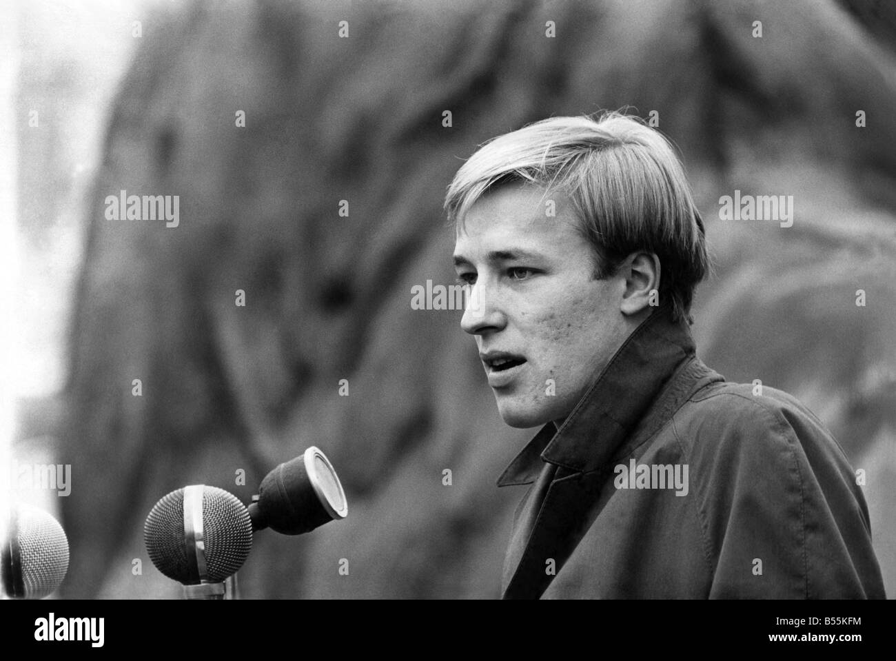 Pop singer Mike Sarne speaks at the meeting. October 1963 P009679 Stock ...
