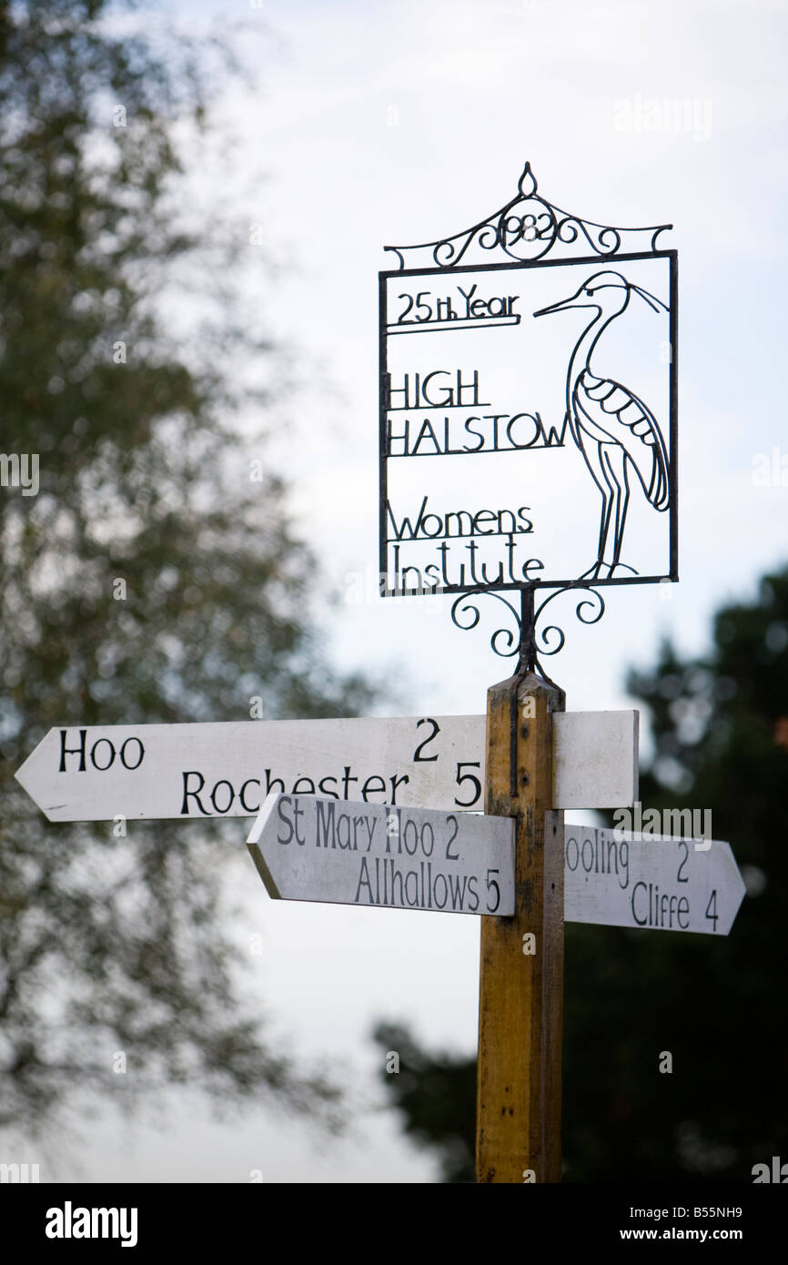Kent village sign signs hi-res stock photography and images - Alamy