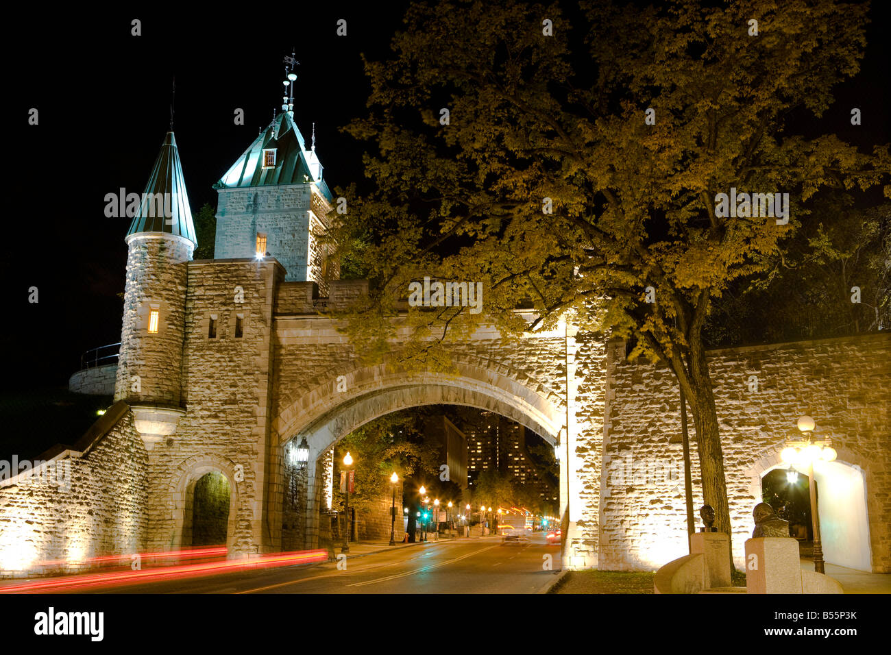 St louis town gate hi-res stock photography and images - Alamy