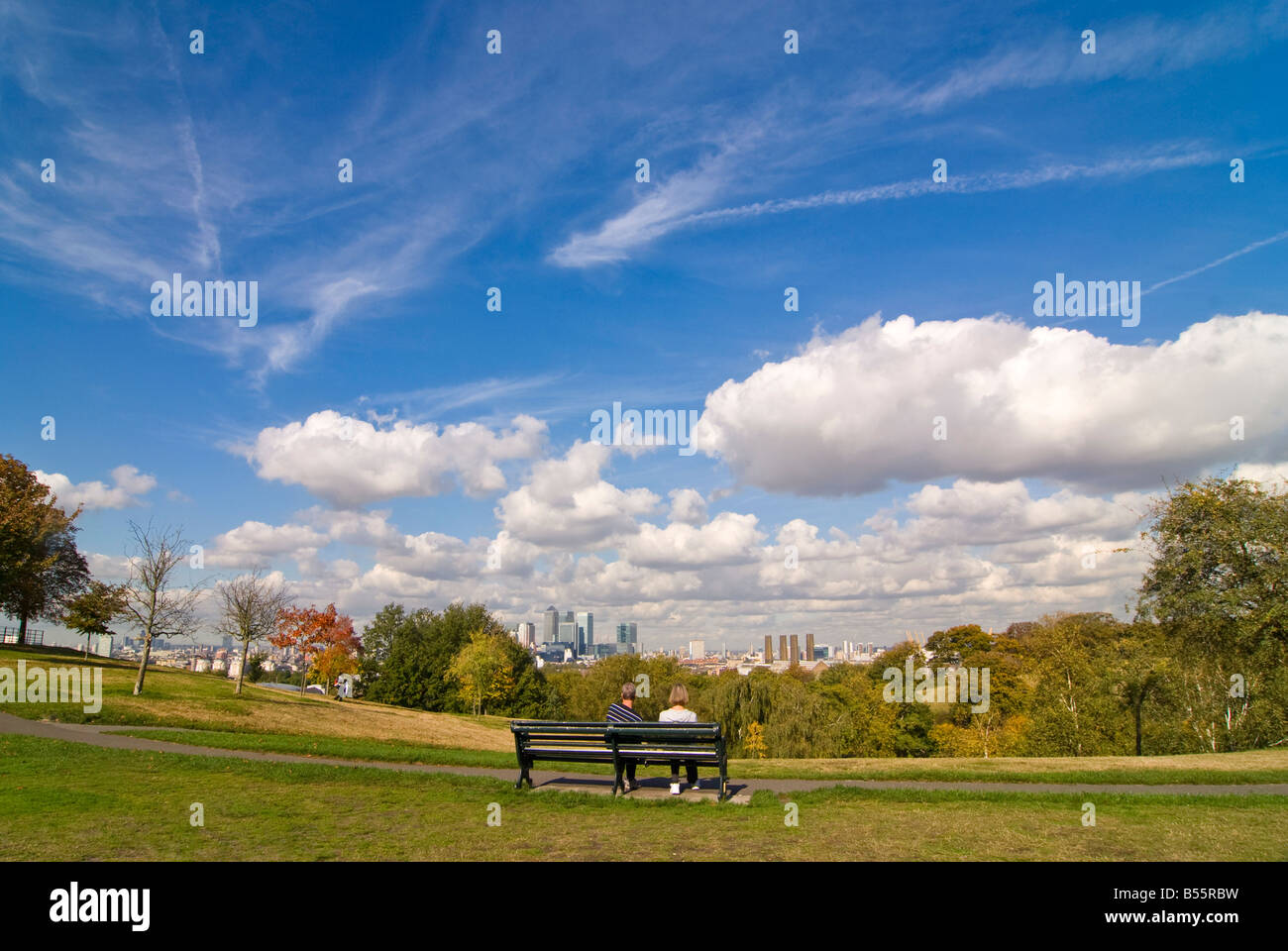 Couple bench sitting view london hi-res stock photography and images ...