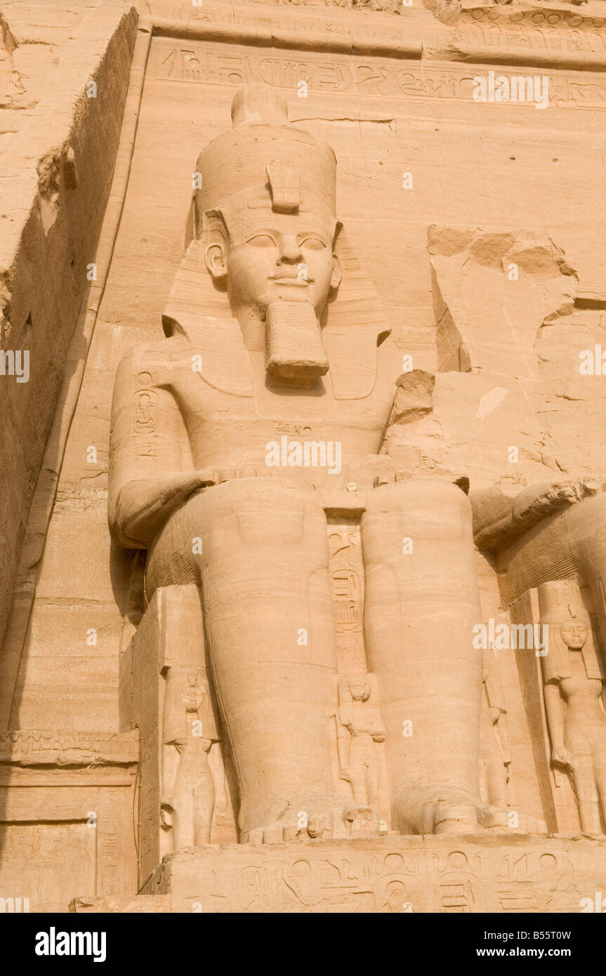 The colossal statue of Pharaoh decorating entrance to the Sun Temple Of ...
