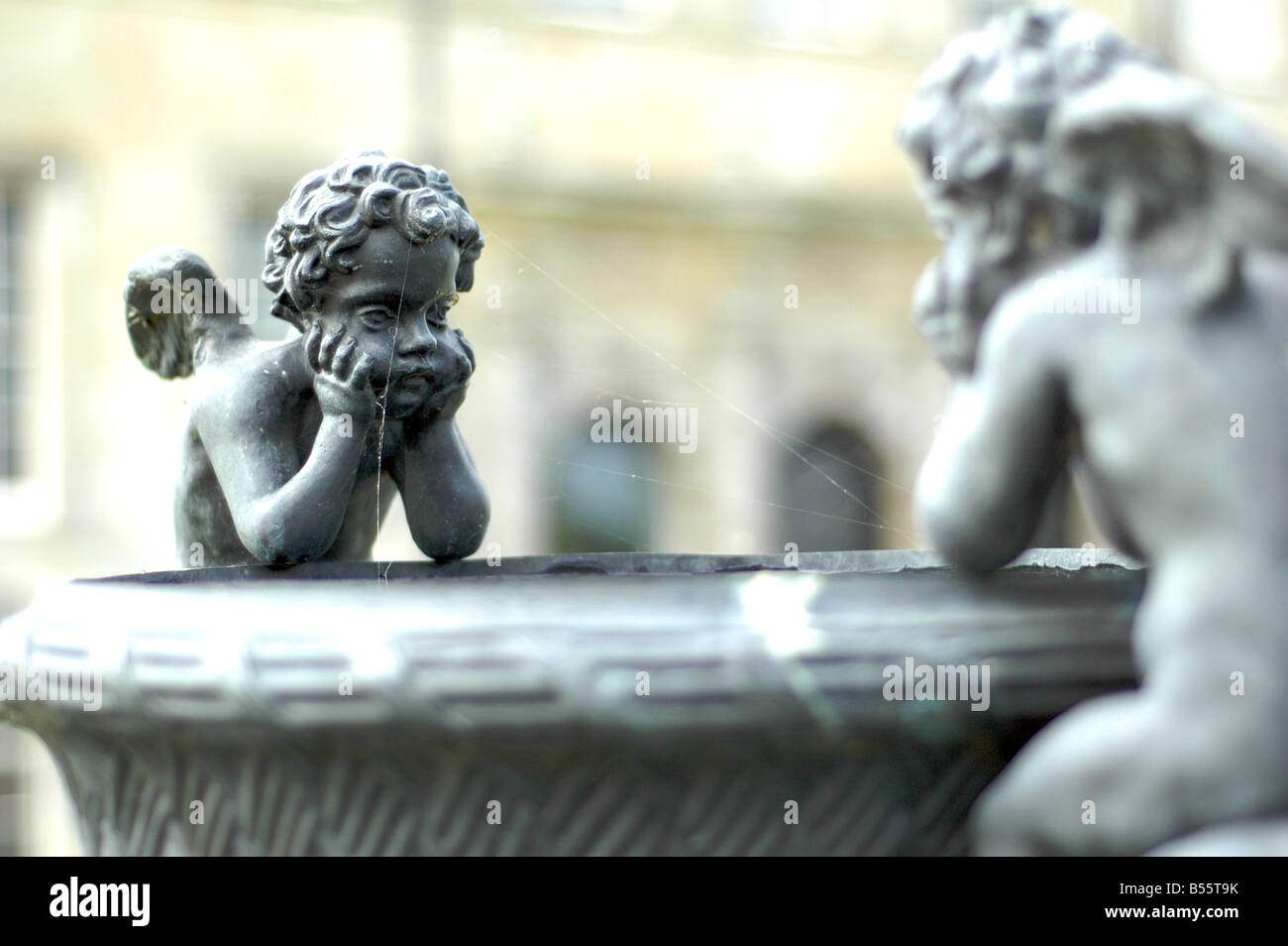 Thinking stone statue hi-res stock photography and images - Alamy