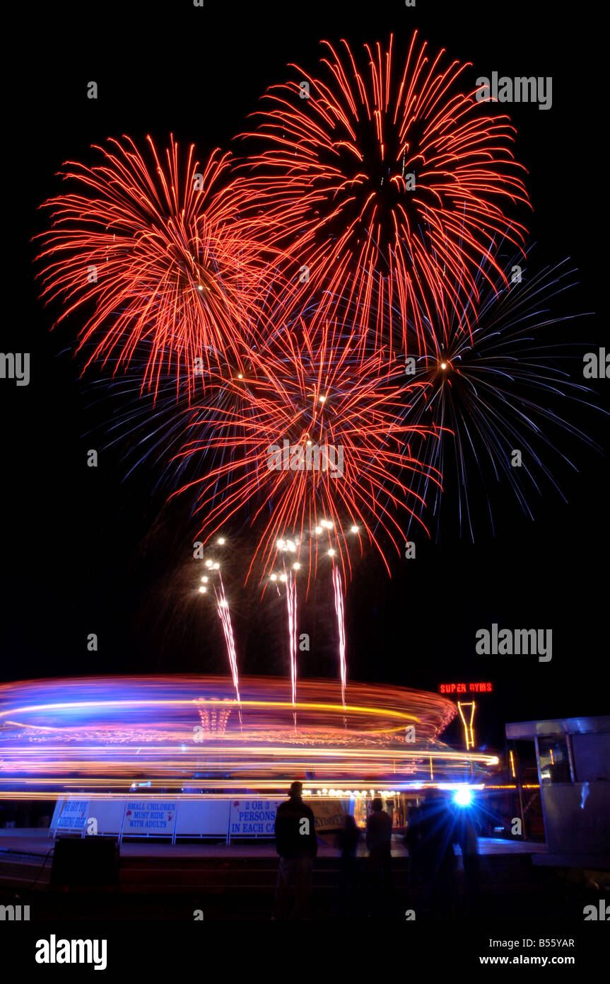 Nightime fireworks hi-res stock photography and images - Alamy