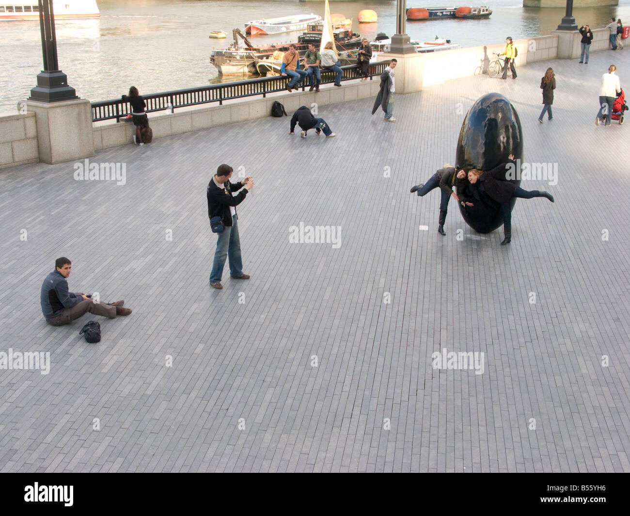Public art artwork sculpture hi-res stock photography and images - Alamy