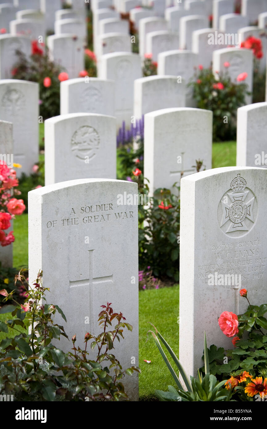 Unknown british soldier hi-res stock photography and images - Alamy