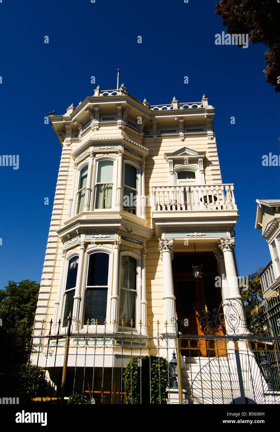 Yellow Victorian House High Resolution Stock Photography and Images - Alamy