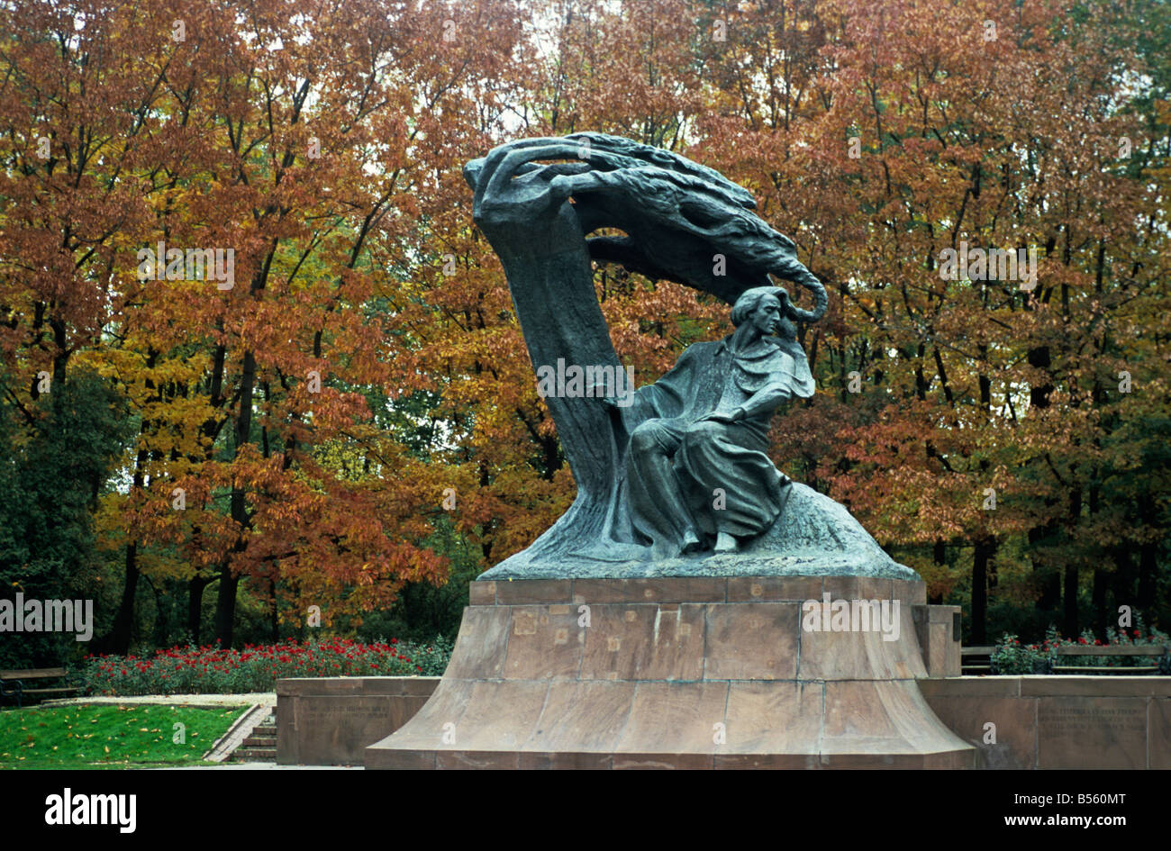 Statue of Chopin in Lazienki Park, Warsaw, Poland Stock Photo - Alamy