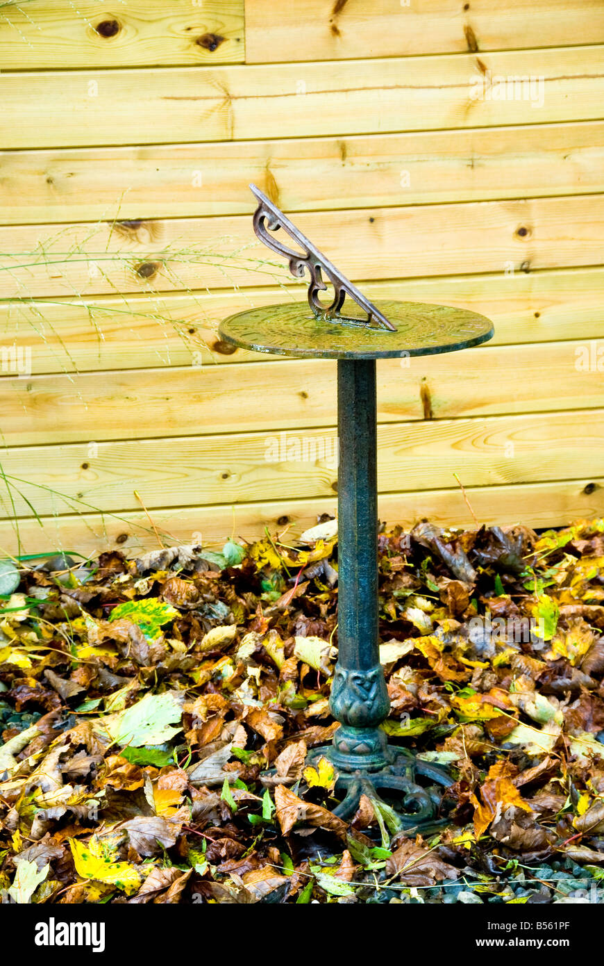 Metal sundial hi-res stock photography and images - Alamy