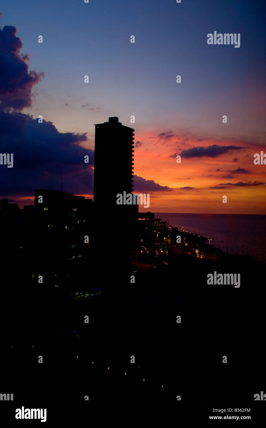 Havana at sunset hi-res stock photography and images - Alamy