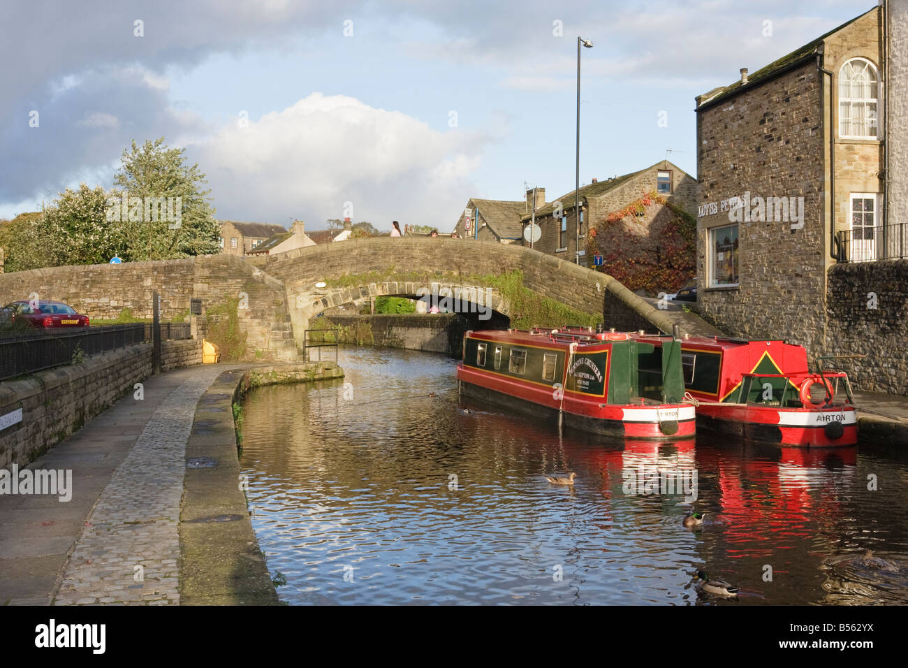 Canal Boats for Hire at Skipton Bridge, Leeds and Liverpool Canal ...
