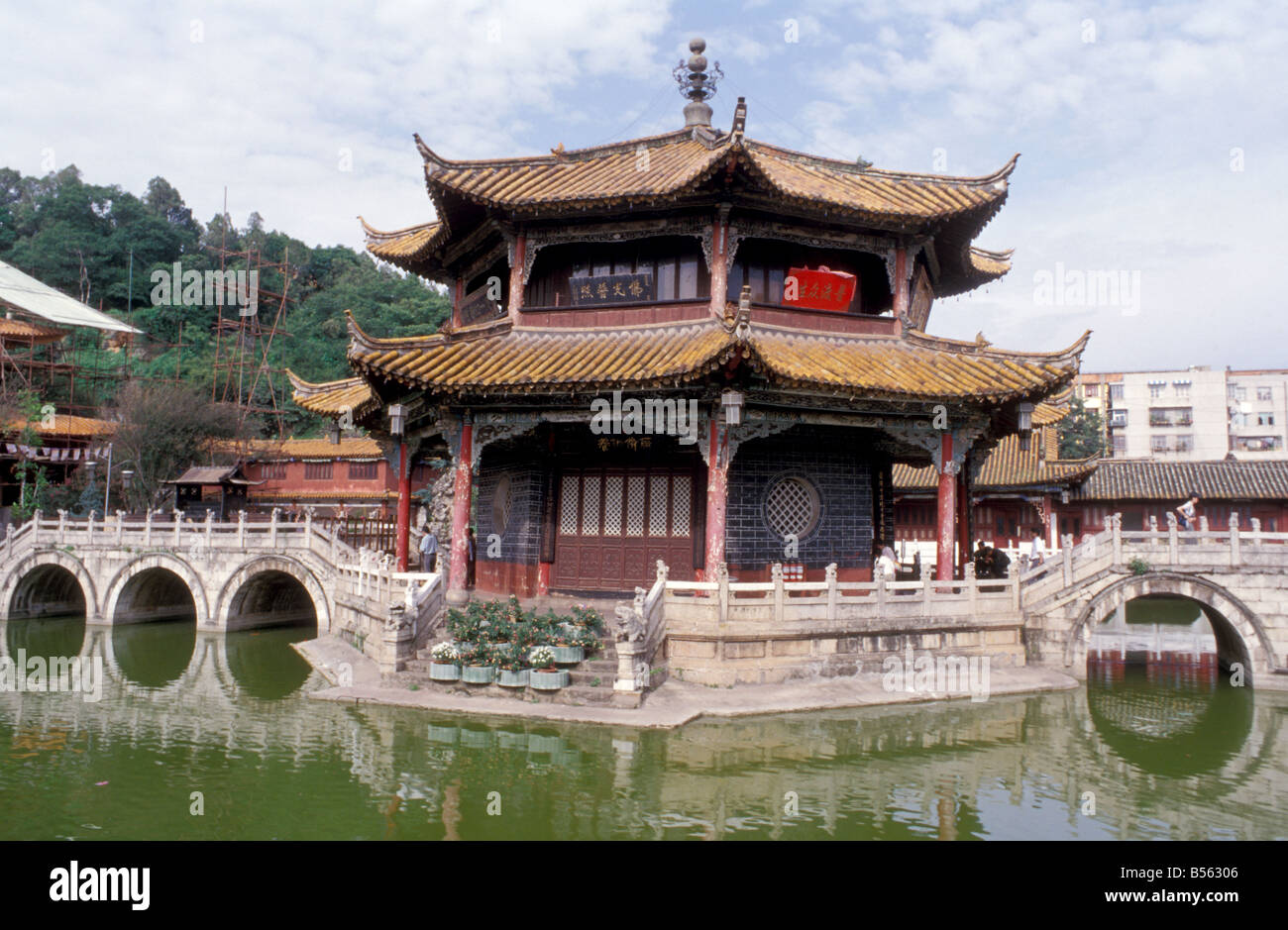 yuantong temple kunming yunnan china Stock Photo - Alamy