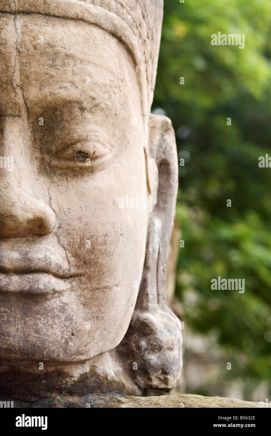Stone face head hi-res stock photography and images - Alamy