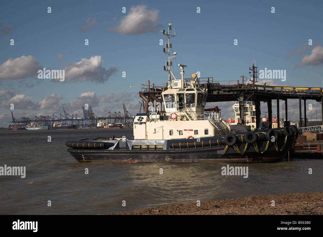Tug boat Port of Felixstowe Suffolk England Stock Photo - Alamy